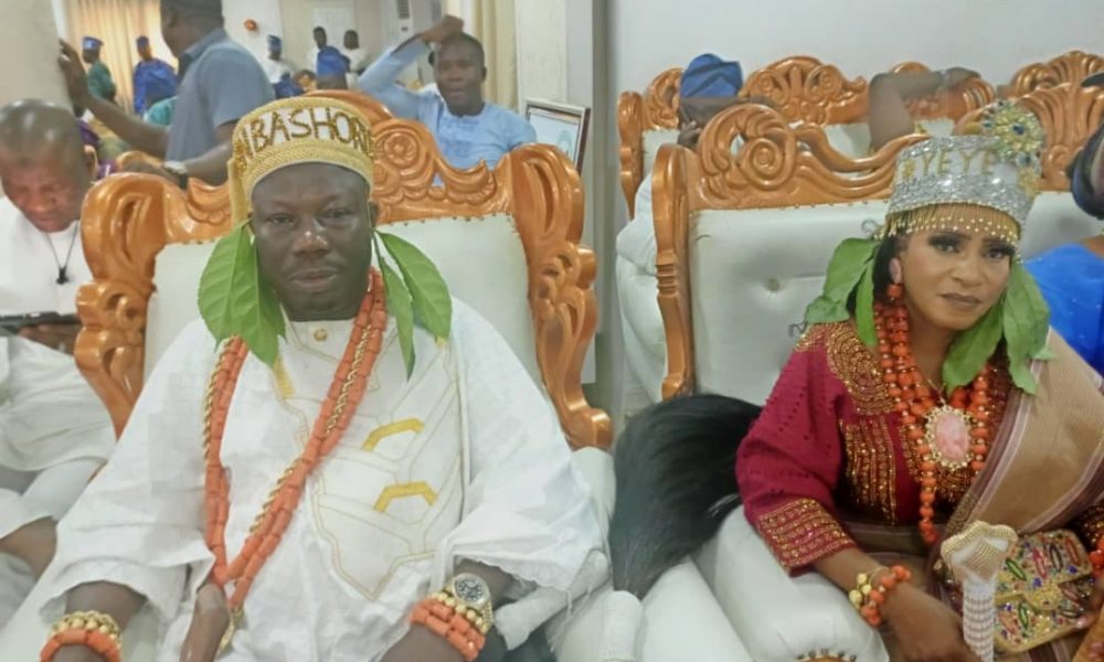 Ile-Ife agog as Ooni Ogunwusi installed Chief Olashile Muraina as ...